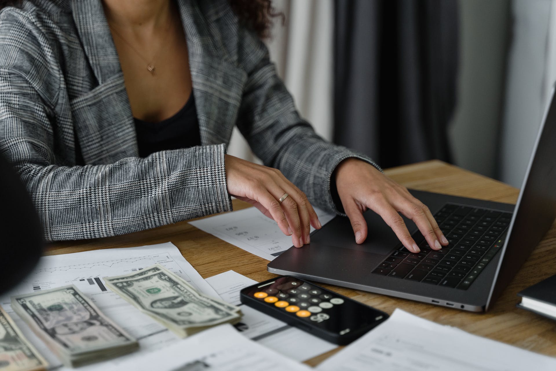 8 Common Project Management Problems (With Solutions)